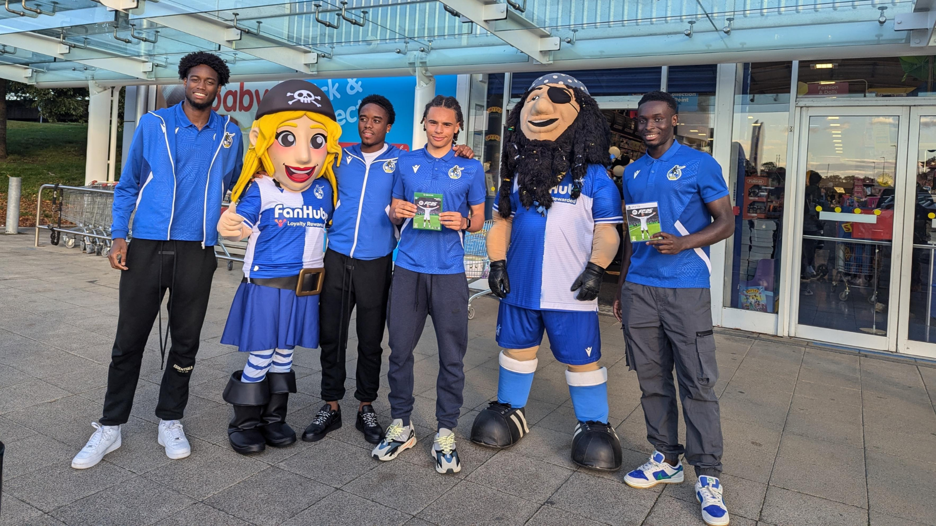 Smyths toys cribbs store